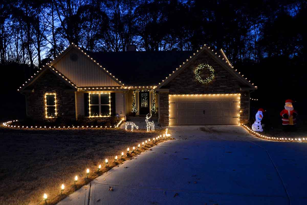 Top 12 Driveway Christmas Light Ideas - Santa's Christmas